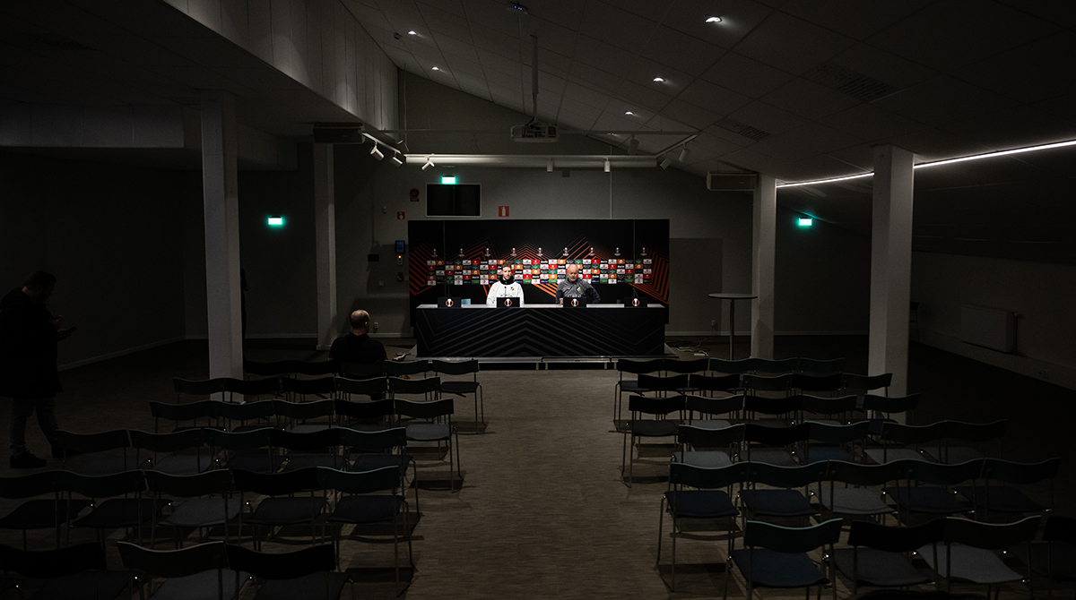 Den ensamme sportjournalisten: »Presskonferensrealism«